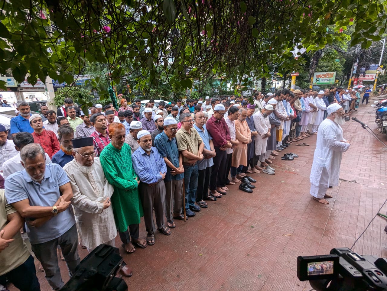 Funeral journalist leader Ruhul Amin Ghazi was held in CTG