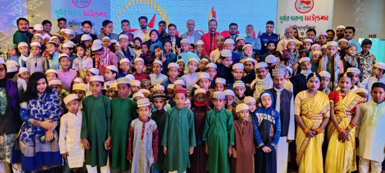 ‘Durbar Tarunya Foundation’ visits Cox’s Bazar with underprivileged ...